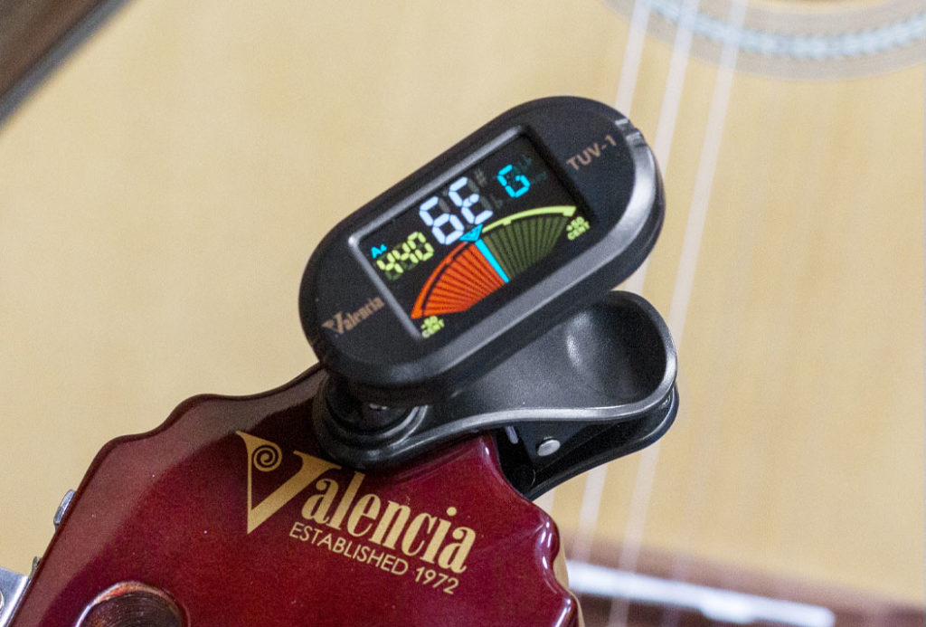 How to tune your Guitar – Valencia Guitars